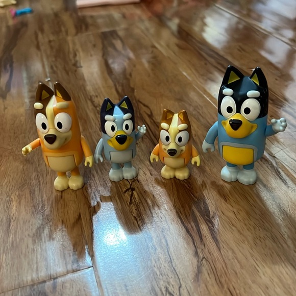 Bluey | Toys | Bluey Family Figures | Poshmark
